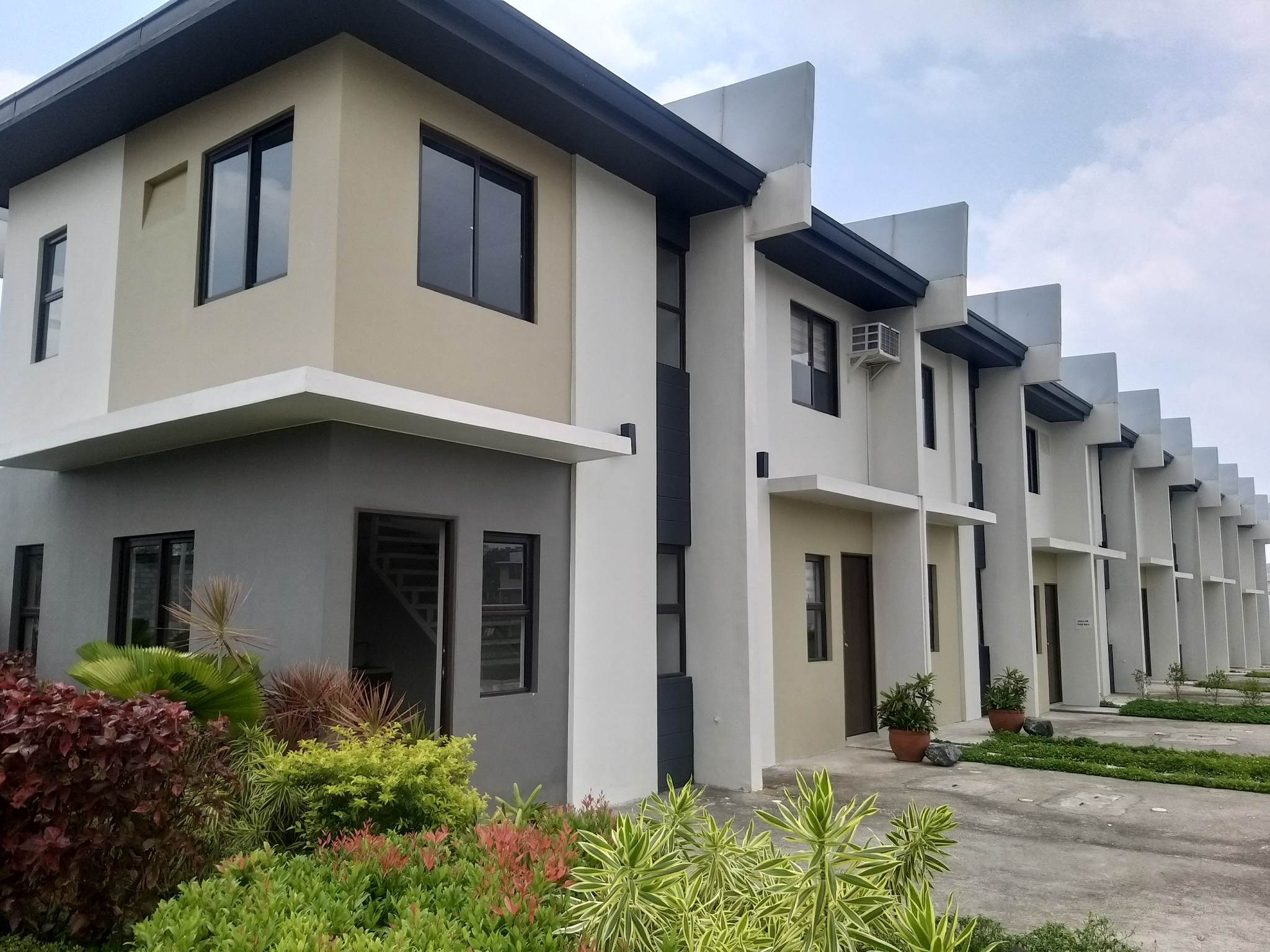 Be Helen Chua | Amaia Scapes Trece Martires 2 | Townhomes End - Rfo ...